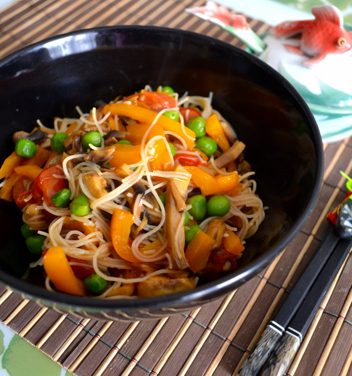Рисовая лапша с овощами и соусом терияки рецепт – Паназиатская кухня ...